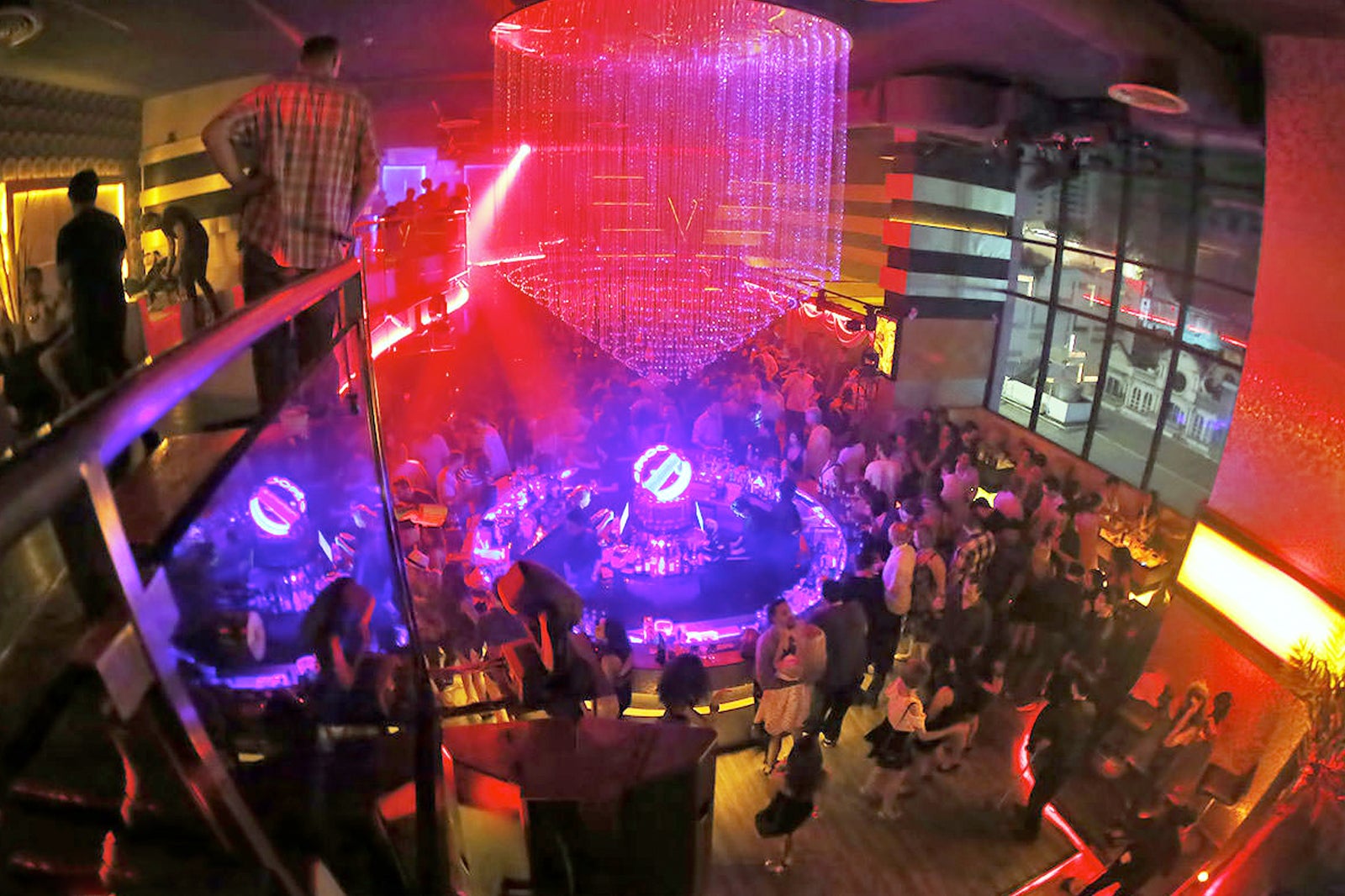 Must Visit Dance Clubs In Bangkok Night Nonstop must-visit-dance-clubs-in-bangkok-night-nonstop